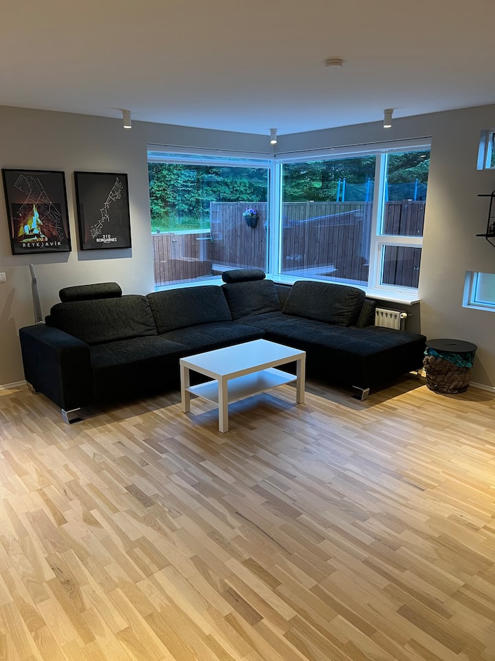 Cozy Apartment In Kópavogur - Reykjavík