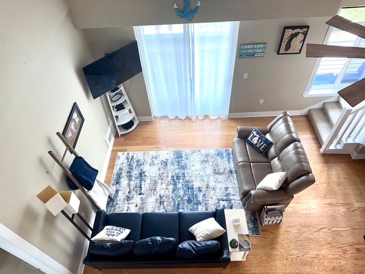 Spacious Grand Haven Getaway - Grand Haven, MI
