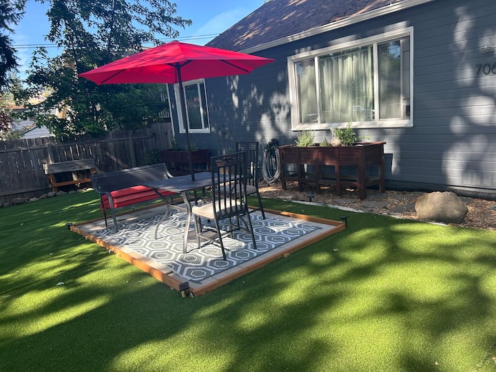 Charming Lovely 1940s Bungalow - Ashland, OR