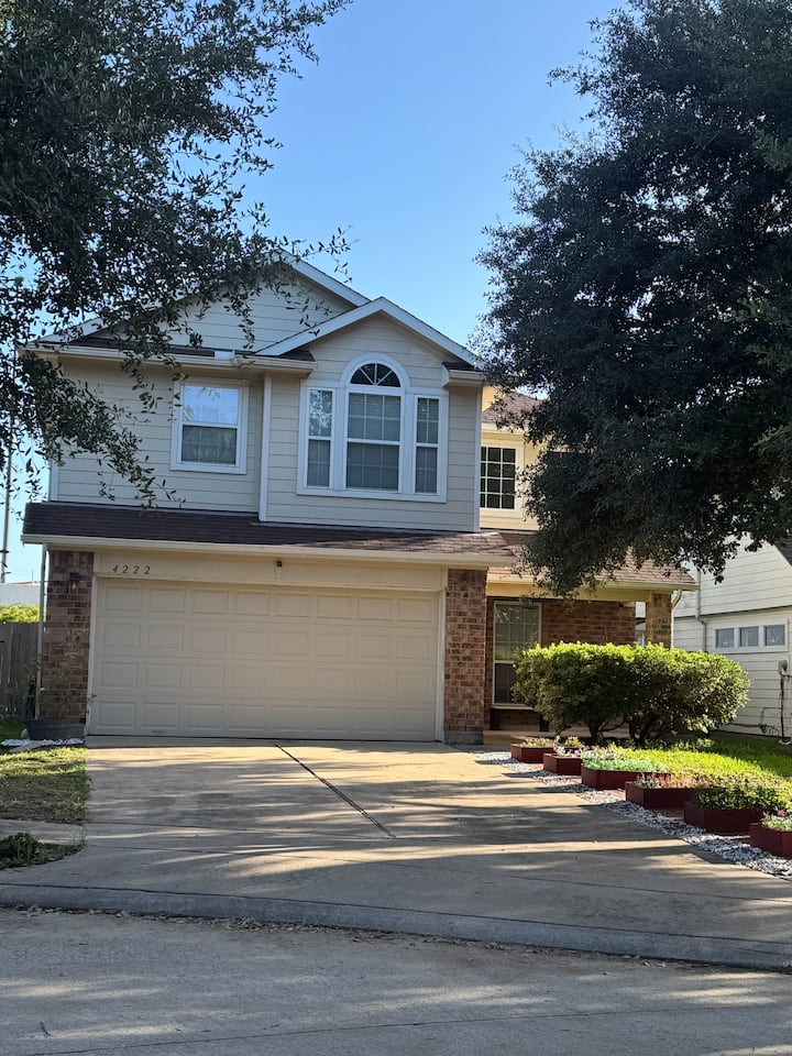Modern Comfort Near Downtown - Fort Bend Houston - Houston