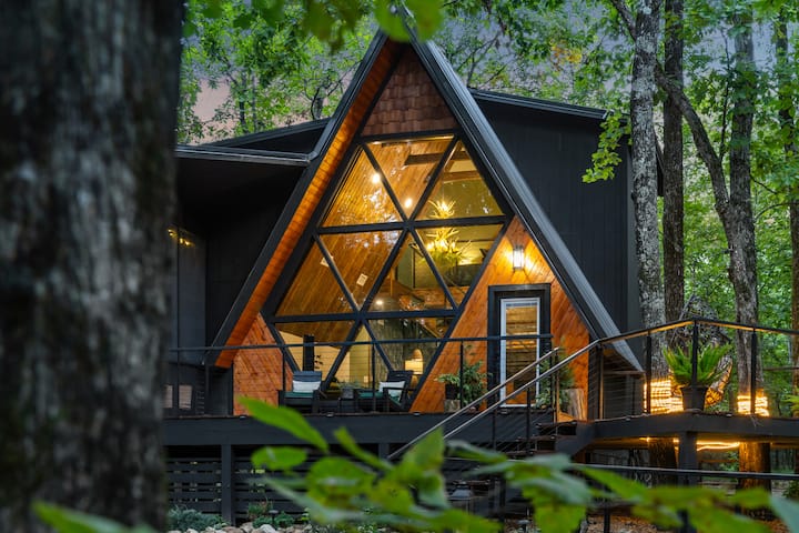 Brookhaven Bliss | A-frame Retreat + Hot Tub/sauna - Arkansas