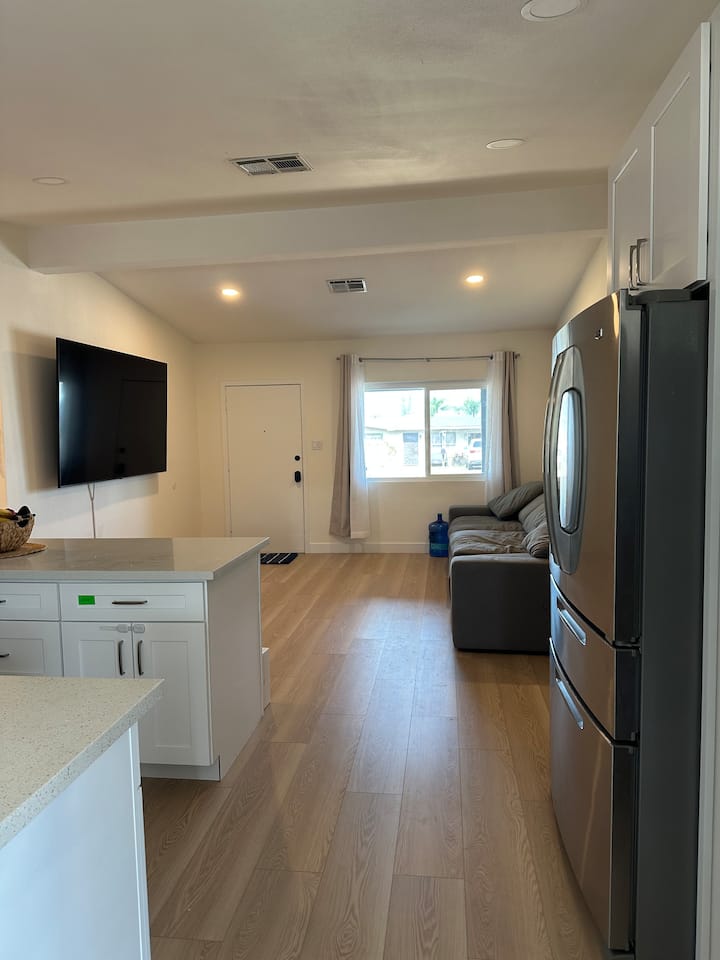 Beautiful Cozy Room - San Bernardino, CA