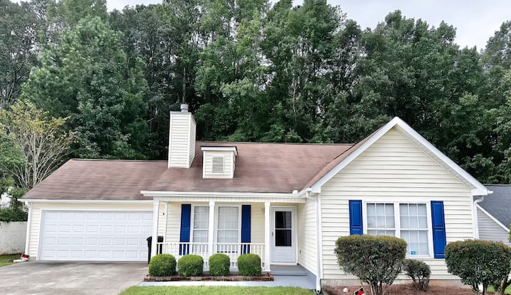 Modern Metro Atlanta Escape - Stockbridge, GA