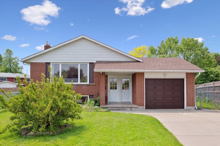 3br House • Full Kitchen • Wifi • Parking •Coffee - Kitchener