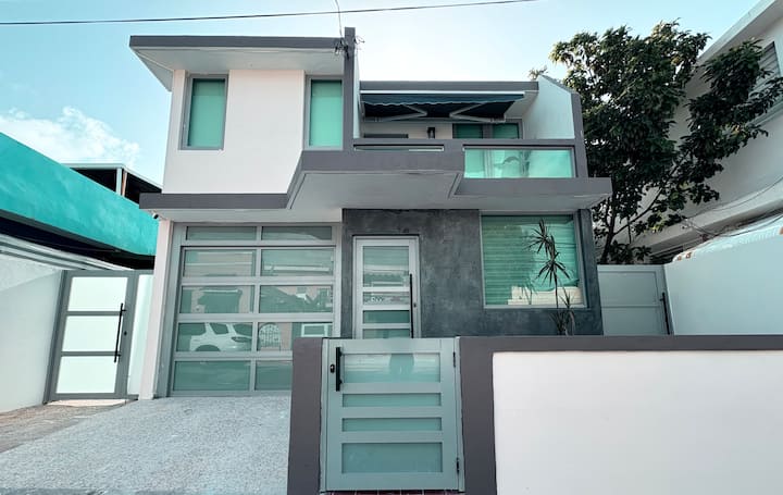 Nodo Real Pr- Entire Home Near Beach + Airport Sju - Puerto Rico