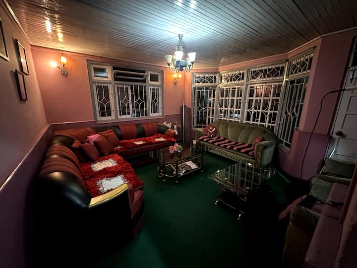 Petra Airbnb Apartment - Darjeeling