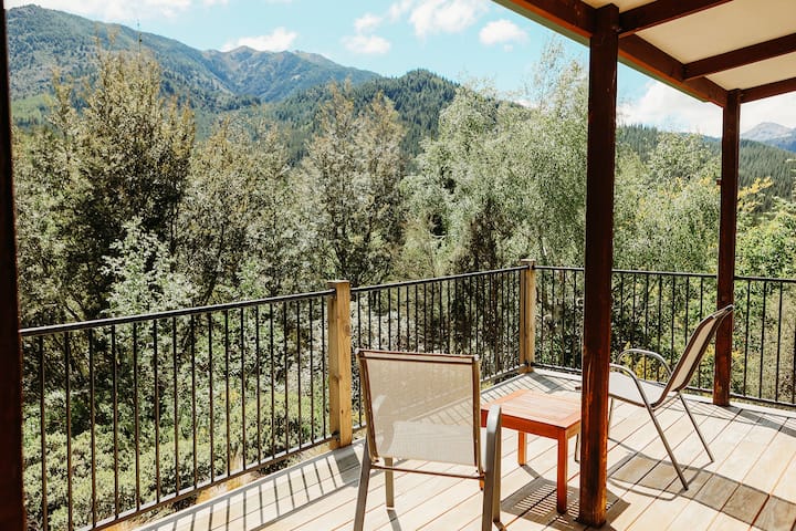 Tranquil Escape With Views - Hanmer Springs