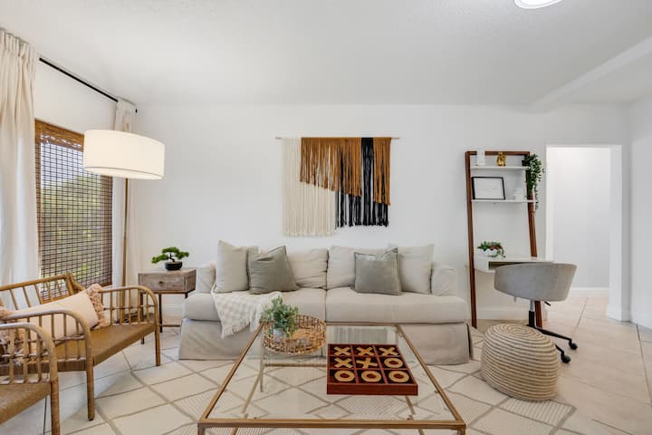 Casa Dania | Family Beach Home With Playground - Dania Beach, FL