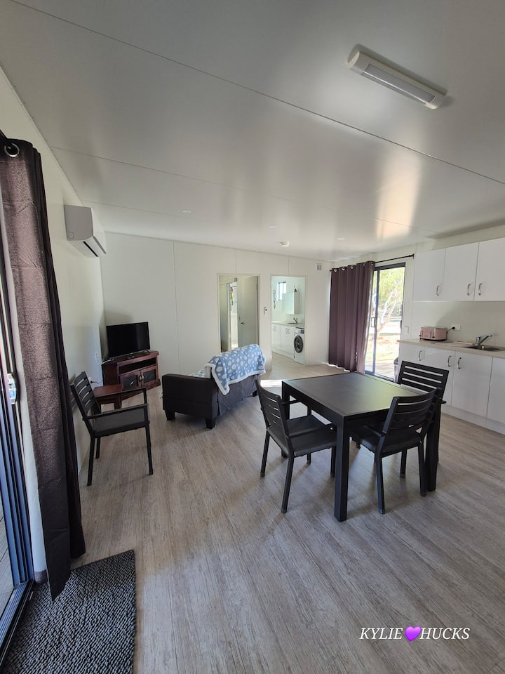 Fineally Farm Stay & Bird Park - Western Australia