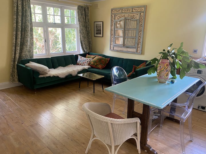 Bright Spacious Apartment - Beckenham