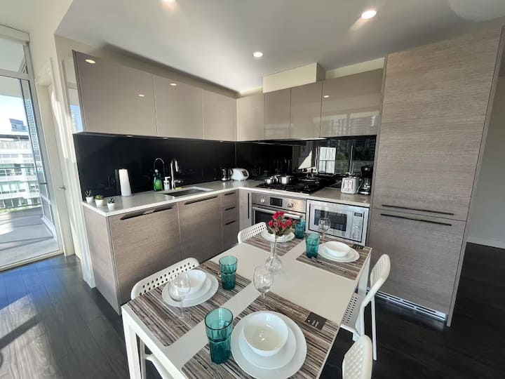 Brand New Two Bed Condo Metrotown Burnaby - 버너비