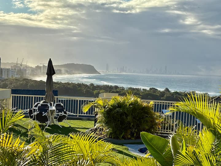 Currumbin Ocean Escape - Coolangatta