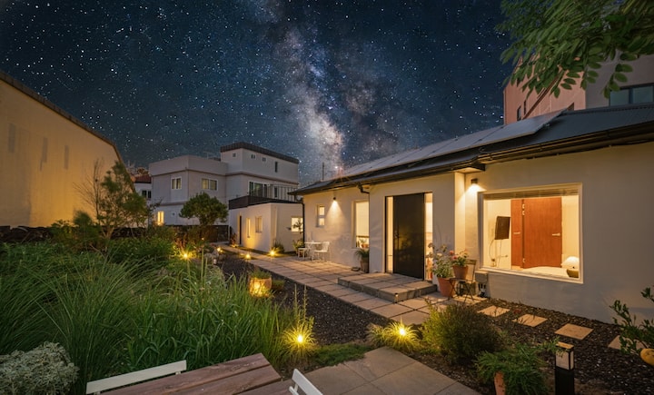 해녀가 살던 제주돌집 프라이빗 깔끔한 감성 가족숙소/온수자쿠지,불멍바베큐_스테이이아 - Jeju