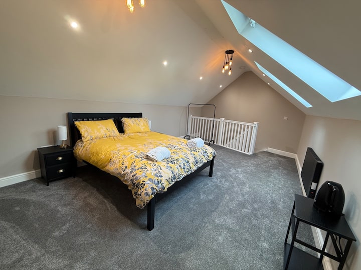 Rural Loft Retreat - Bicester