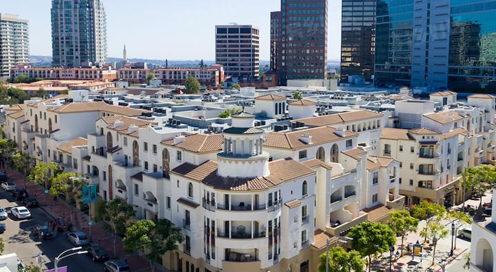 Free Resort Access | 2 Bedroom At Ucla Westwood - Los Angeles, CA