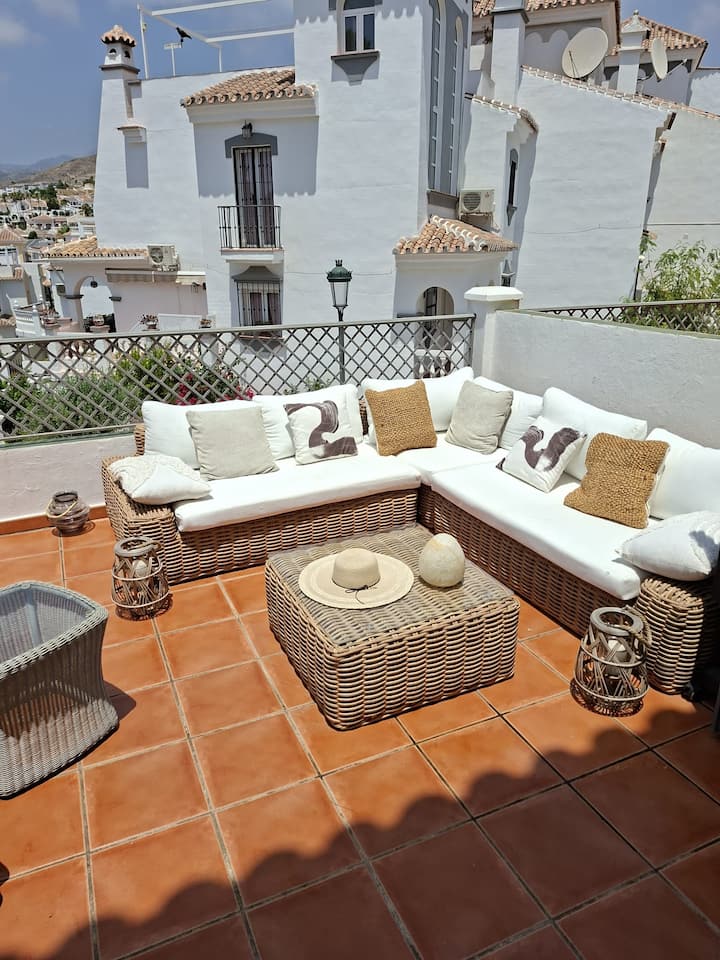 New To The Market! Townhouse, Beach, Pool, Views! - Nerja