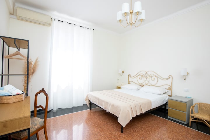 Centro Storico, Grazie A Voi - Genoa