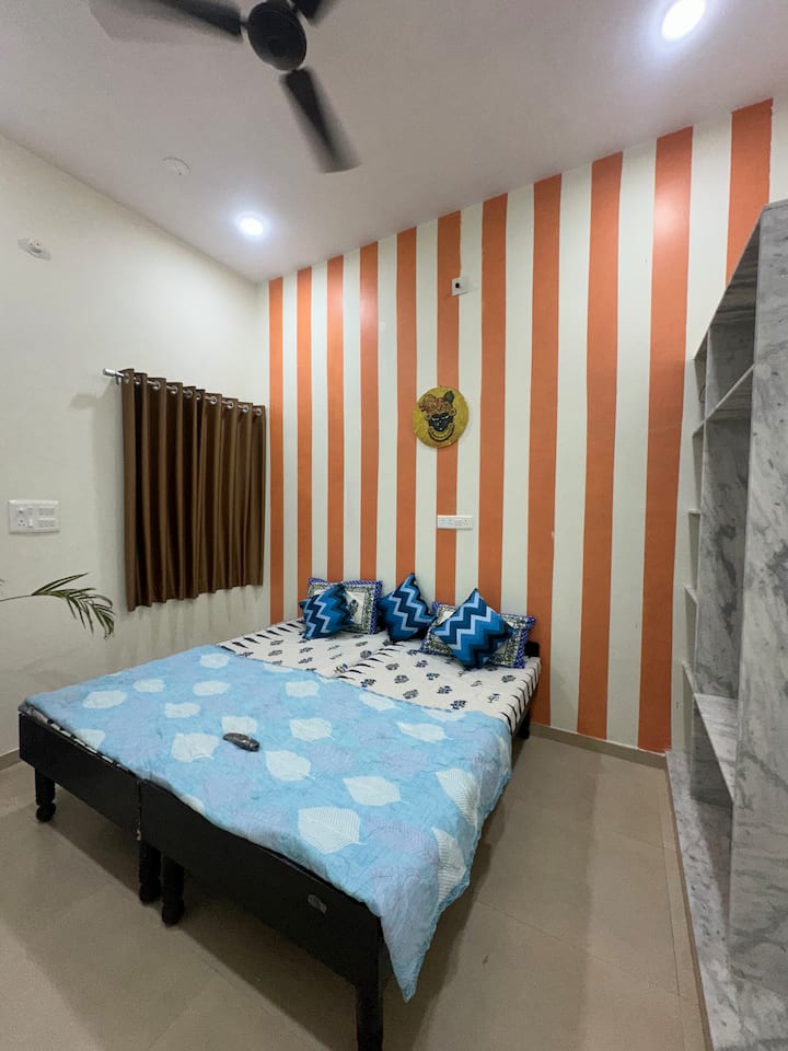 Private Room At Revaas  Near Lake - Udaipur