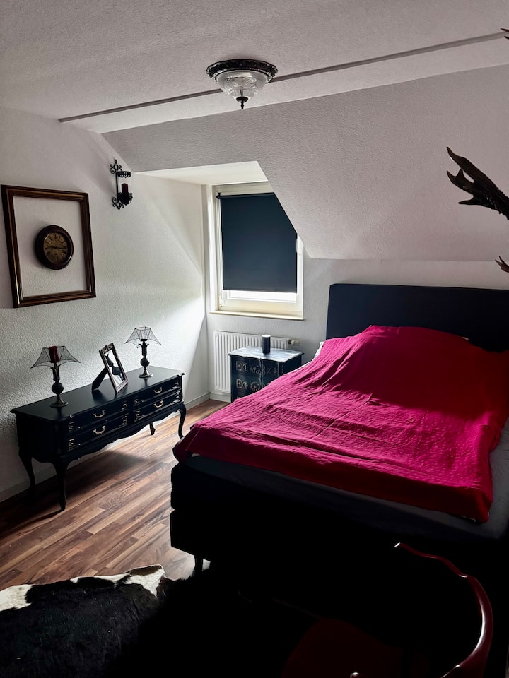 Baroc Bedroom Near City
Center - Cologne
