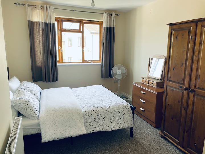 Home Away From Home R5 - Uxbridge, UK