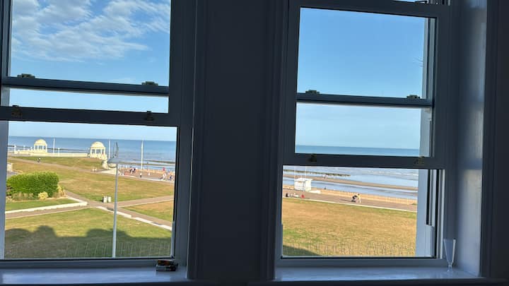 Bexhill Beach Apartment - Bexhill