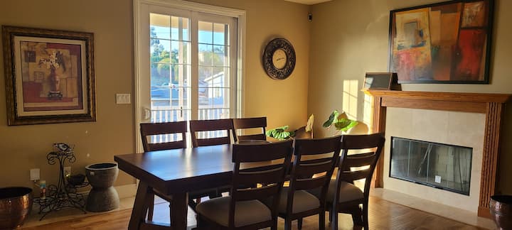 Private Room In A Spacious Home - San Diego, CA