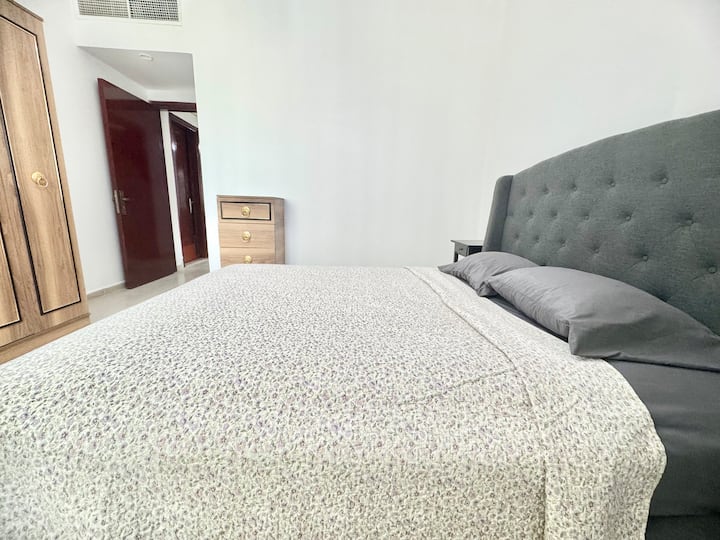 Clean Apartment With Sea View - Sharjah