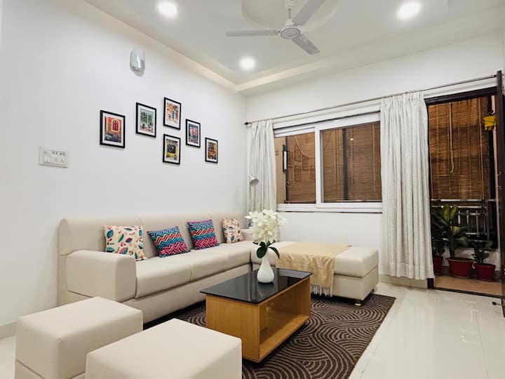 Zero 5 Homestays | Comfy 2 Bhk | 10 Mins/station - Gwalior
