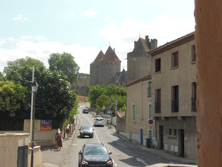 Chez Jérôme, Au Pied De La Cité Médiévale - Carcassonne