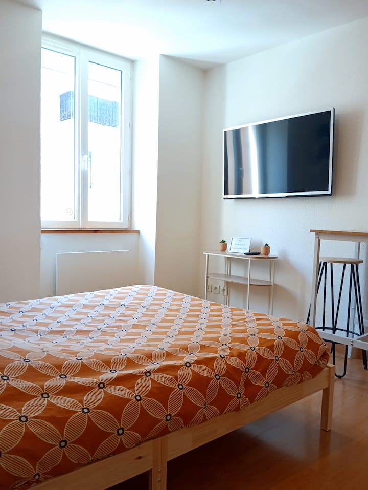 Studio Centre Ville Saint-claude – Tout éQuipé - Lac de Vouglans