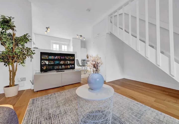 Modern House/near Canary Wharf & O2/free Parking! - Canary Wharf - London