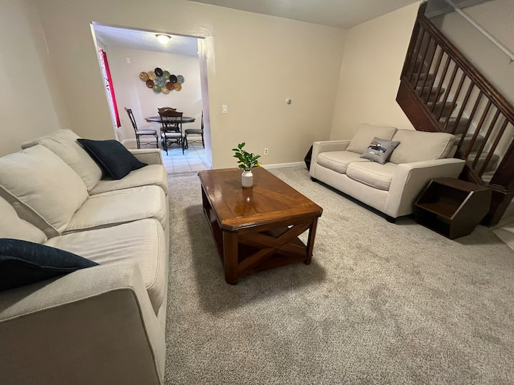 Spacious And Convenient 3-bedroom Home - Lansing, MI