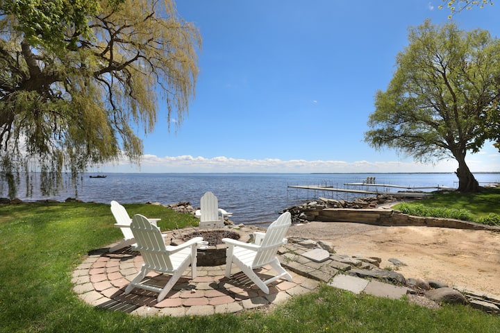 The Wolfpack Lake House - Oshkosh, WI
