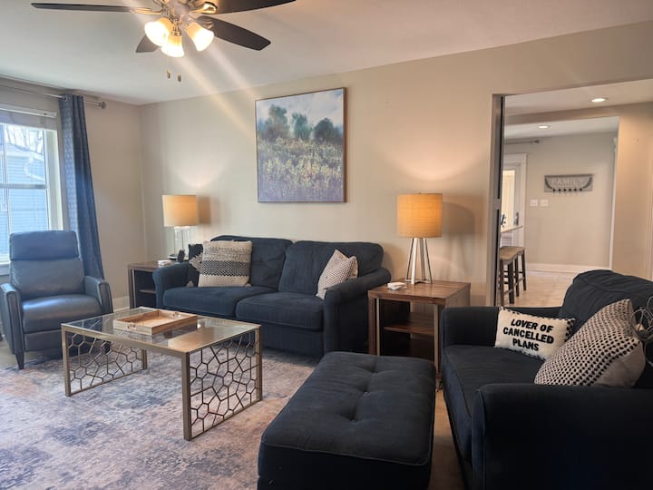 Thoughtfully Elevated Charm, Walkable Towndistrict - Greenwood, IN