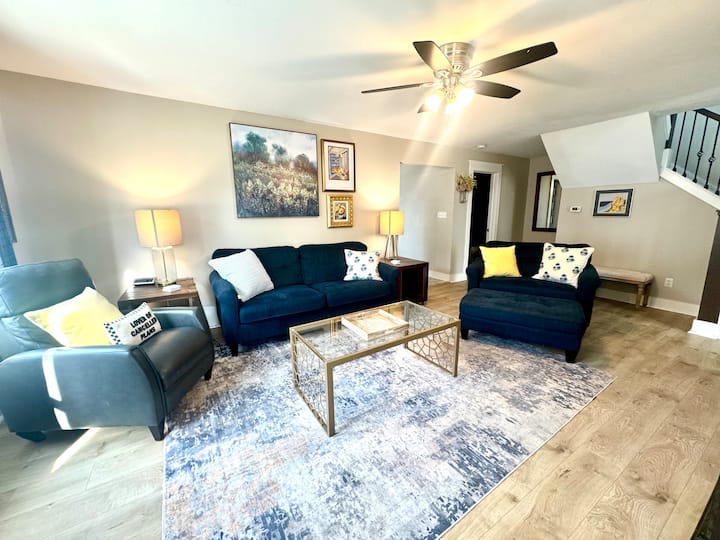 Elevated Charm - Walkable Town District - Sleeps 9 - Greenwood, IN