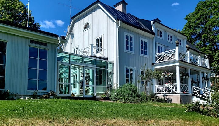 Charmigt Hus Vid Dalälven Och Brunnbäcks Herrgård - Avesta