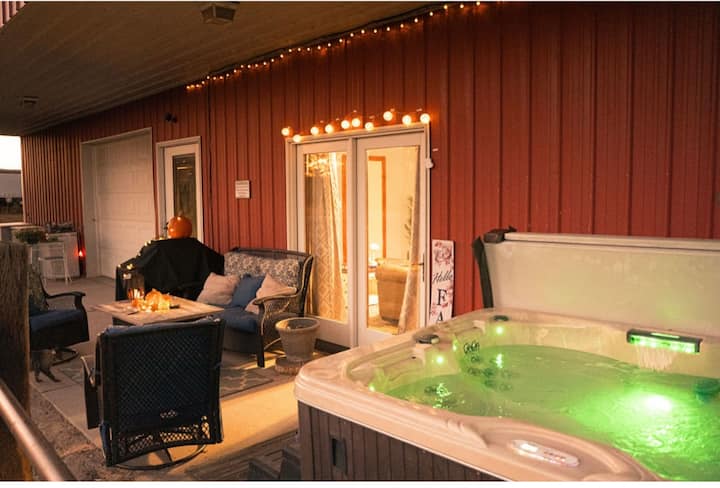 Rustic 2 Bed Ranch Retreat Horses Mini Cows Nature - Nebraska