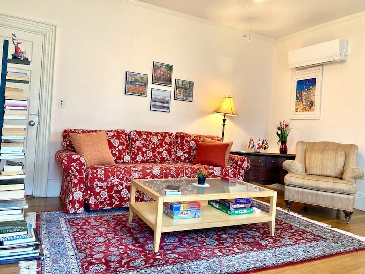 Sunny Apartment In Gracious Victorian - Belmont, MA