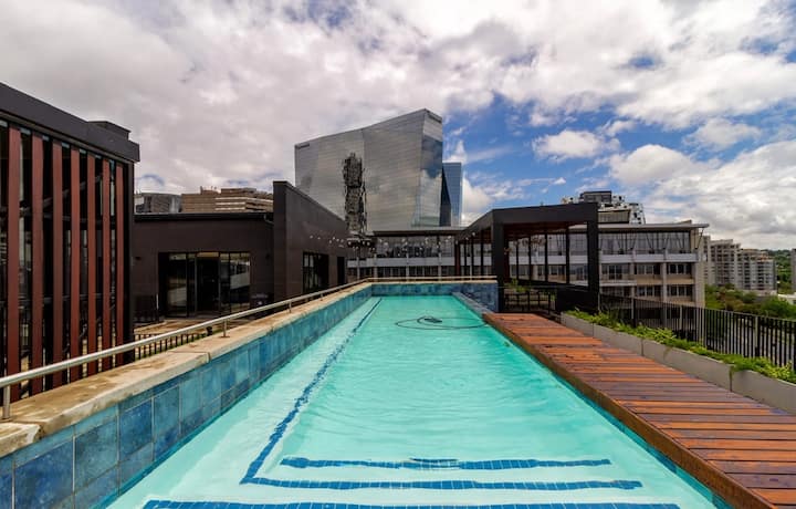 Calm - Secure Modern Loft Sandton - Sandton