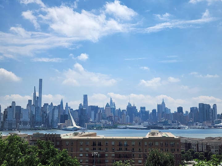 Gateway To Nyc - Queens, NY