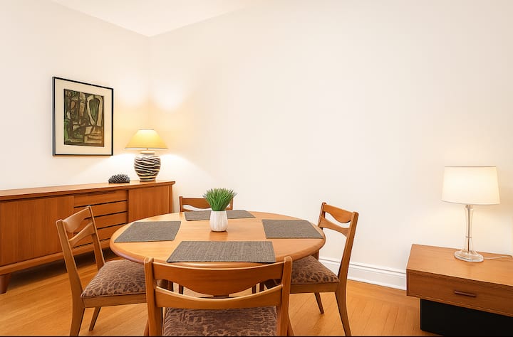 Sunny 1br W/ Kitchen + Lounge - Hamilton