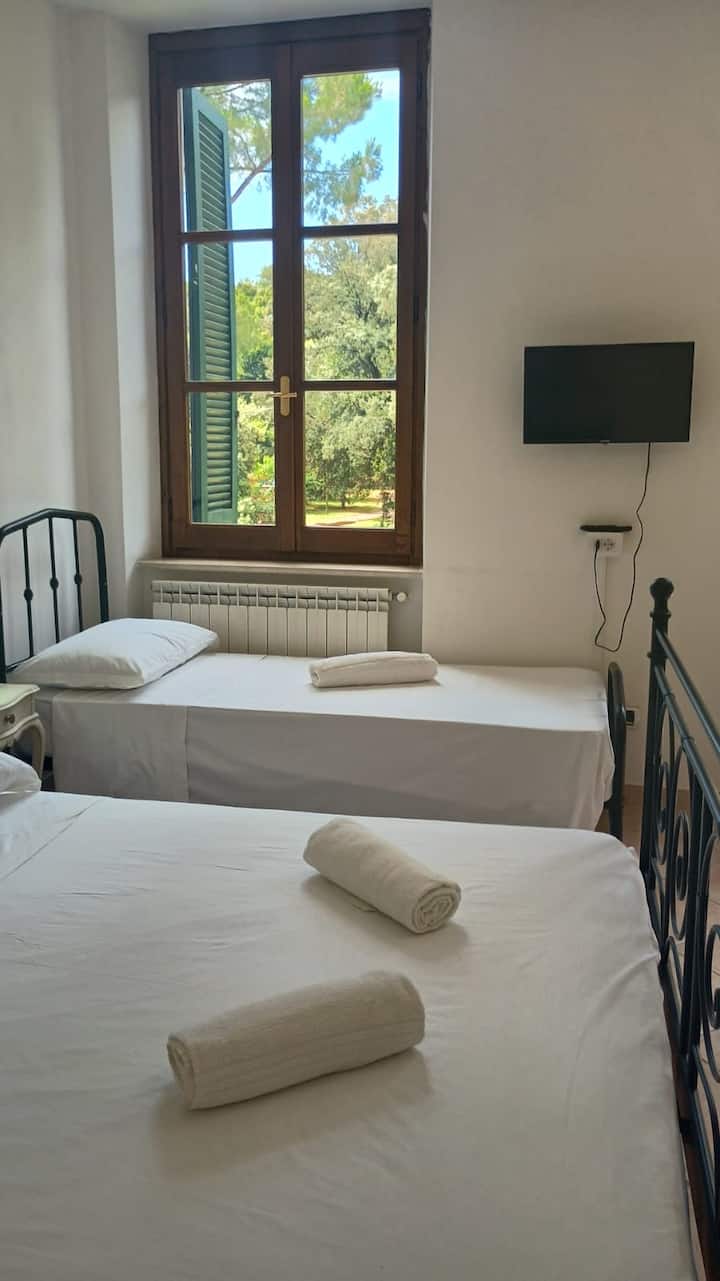 Fratti Central Beach Rooms • F1 - Camaiore