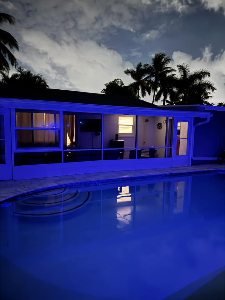 Walk Run To The Beach & Practice Golf Swing Onsite - Riviera Beach, FL