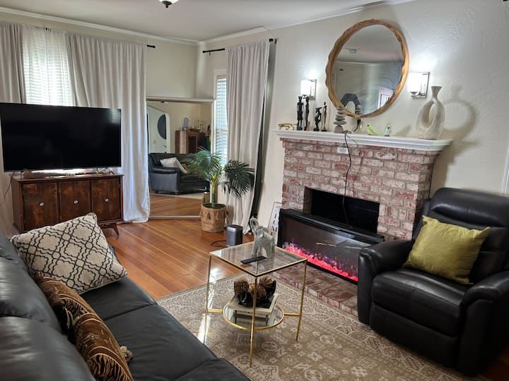 Beautiful, Spacious Centrally Located Home - Stockton, CA