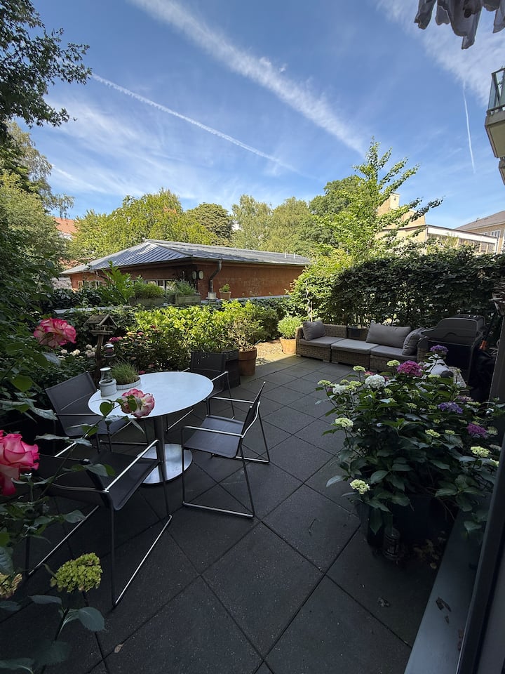 Neubau Auf 2 Etagen Mit Terrasse In Harvestehude - Amburgo