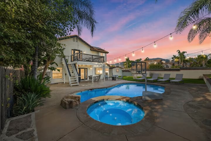 Large Pool |Jacuzzi|pool|arcade|games|bbq|fire Pit - San Jacinto, CA