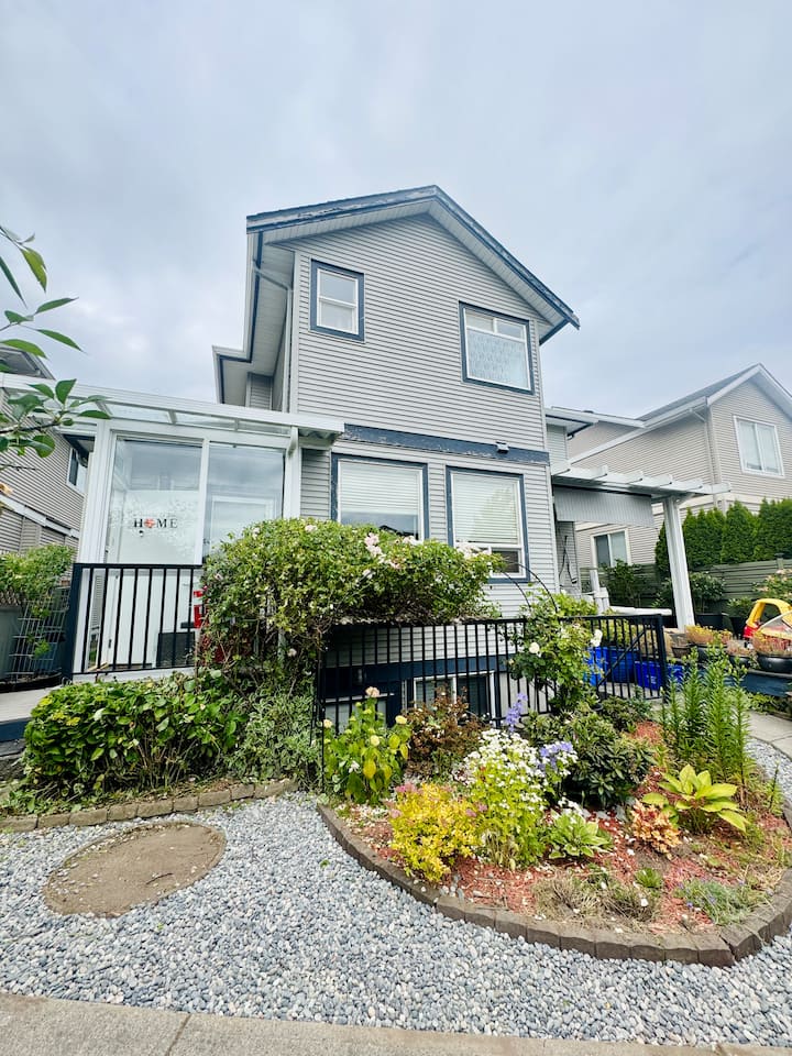 Peaceful House With Backyard - Langley