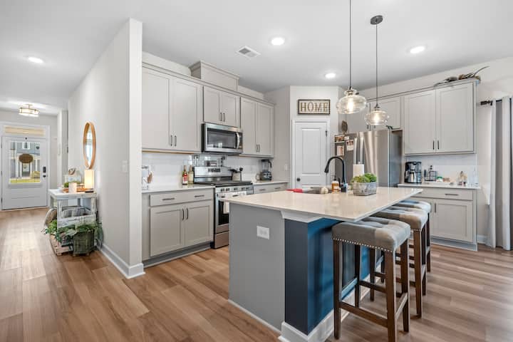 Perfect For Business Travelers
Near Beaches - Moncks Corner, SC