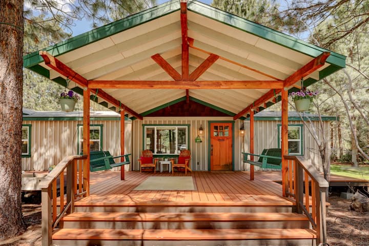 Sisters Forest Retreat • Hot Tub - Sisters, OR