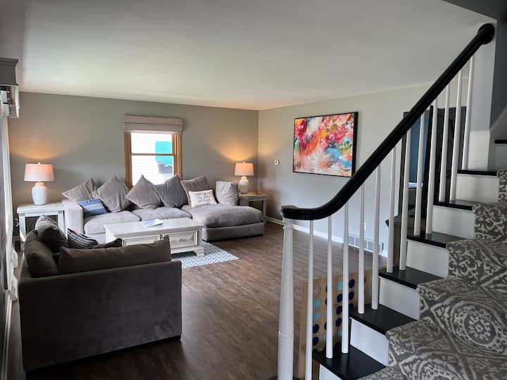 Spacious Oasis Near Quiet Beach! - Erie, PA